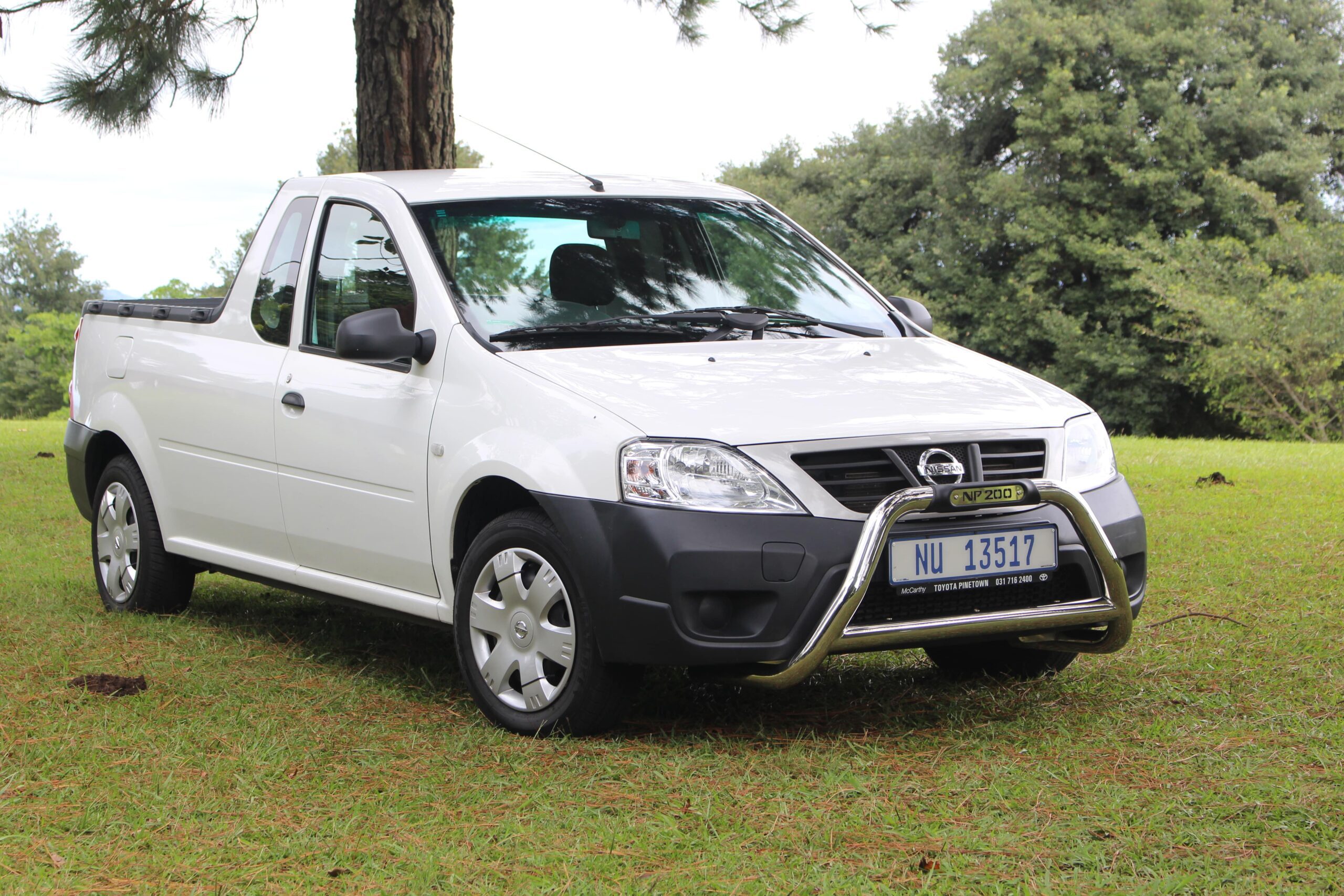 Artav Nissan NP200 Nudge Bar with Cross Member - Stainless Steel - Auto ...