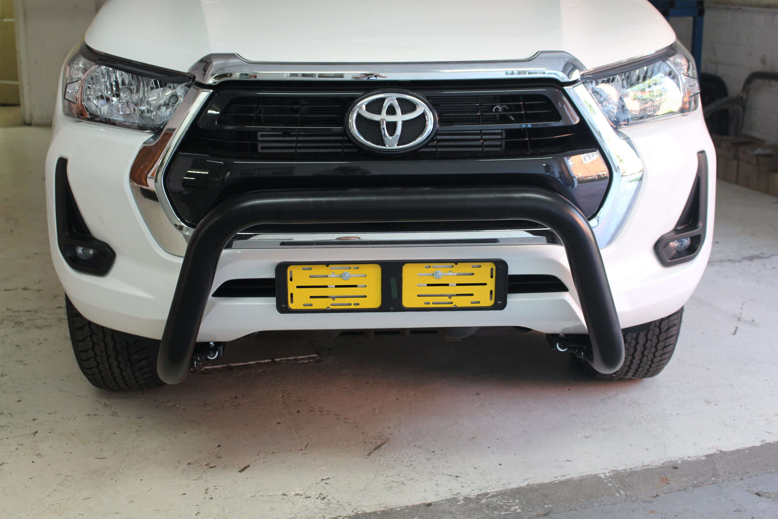 Artav Toyota Hilux Fleet Nudge Bar - Auto Tech Systems